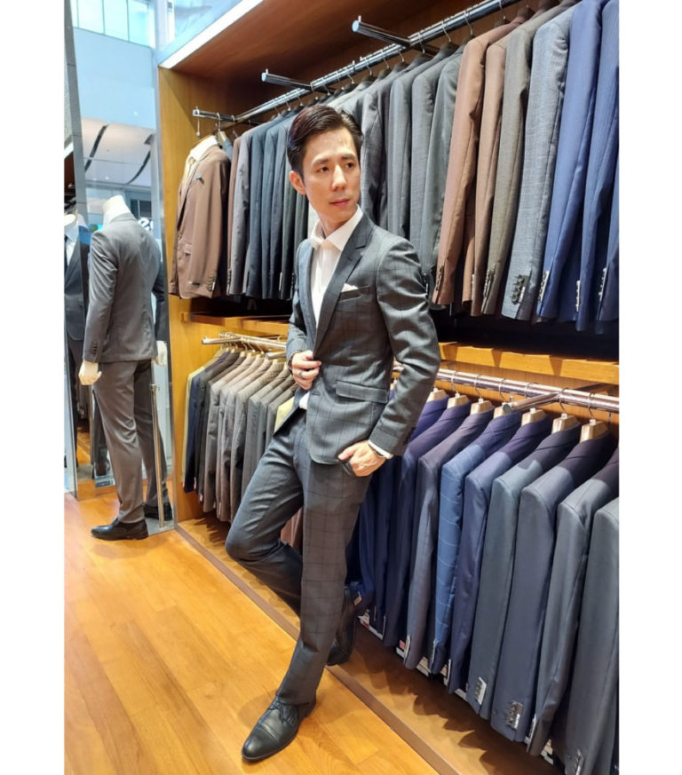 คุณเอเจ แชมป์ 44 สมัยรายการ Davinci เกมถอดรหัส มาใช้บริการที่สาขา ...